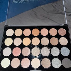 !! tasha makeup closet's Closet (@tashak_mua1107) | Poshmark